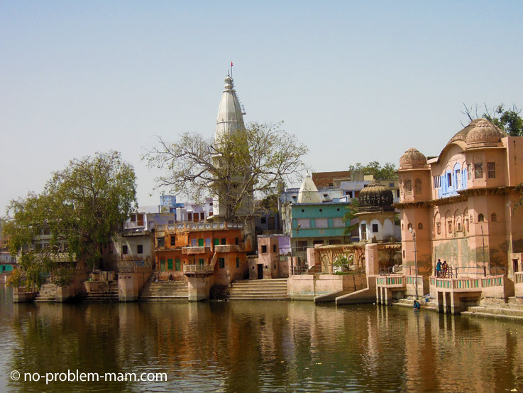 Govardhan, the sacred hill of Lord Krishna - MAGIK INDIA