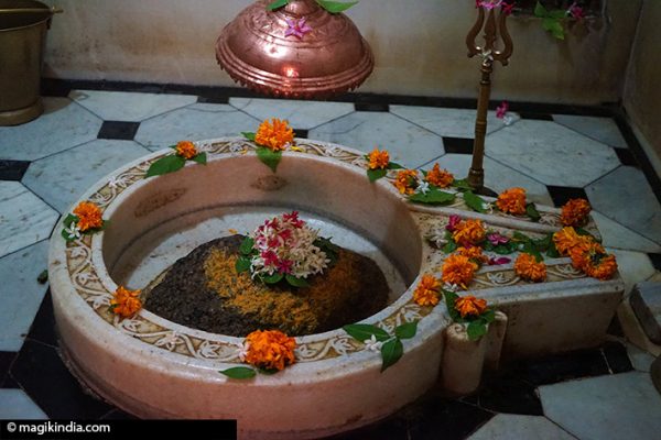 Jyotir lingams, the 12 lingams of light - MAGIK INDIA