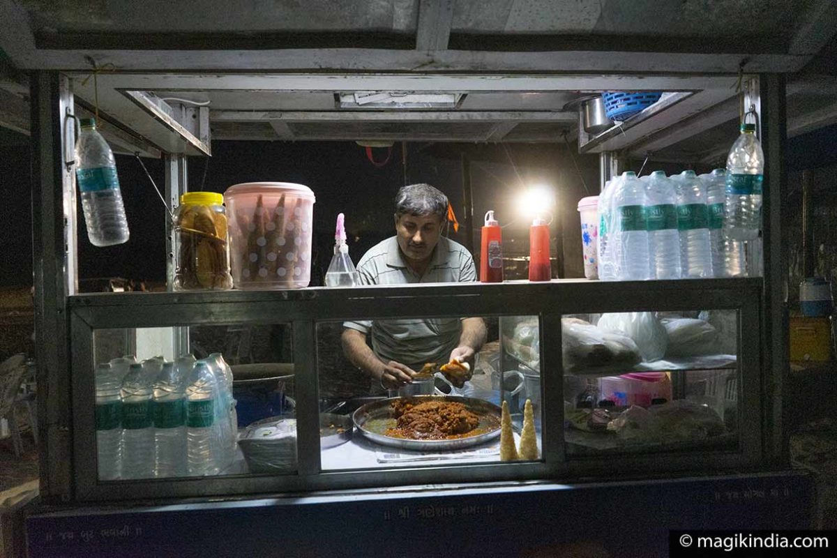 Mandvi, the sea at the end of the Kutch journey - MAGIK INDIA