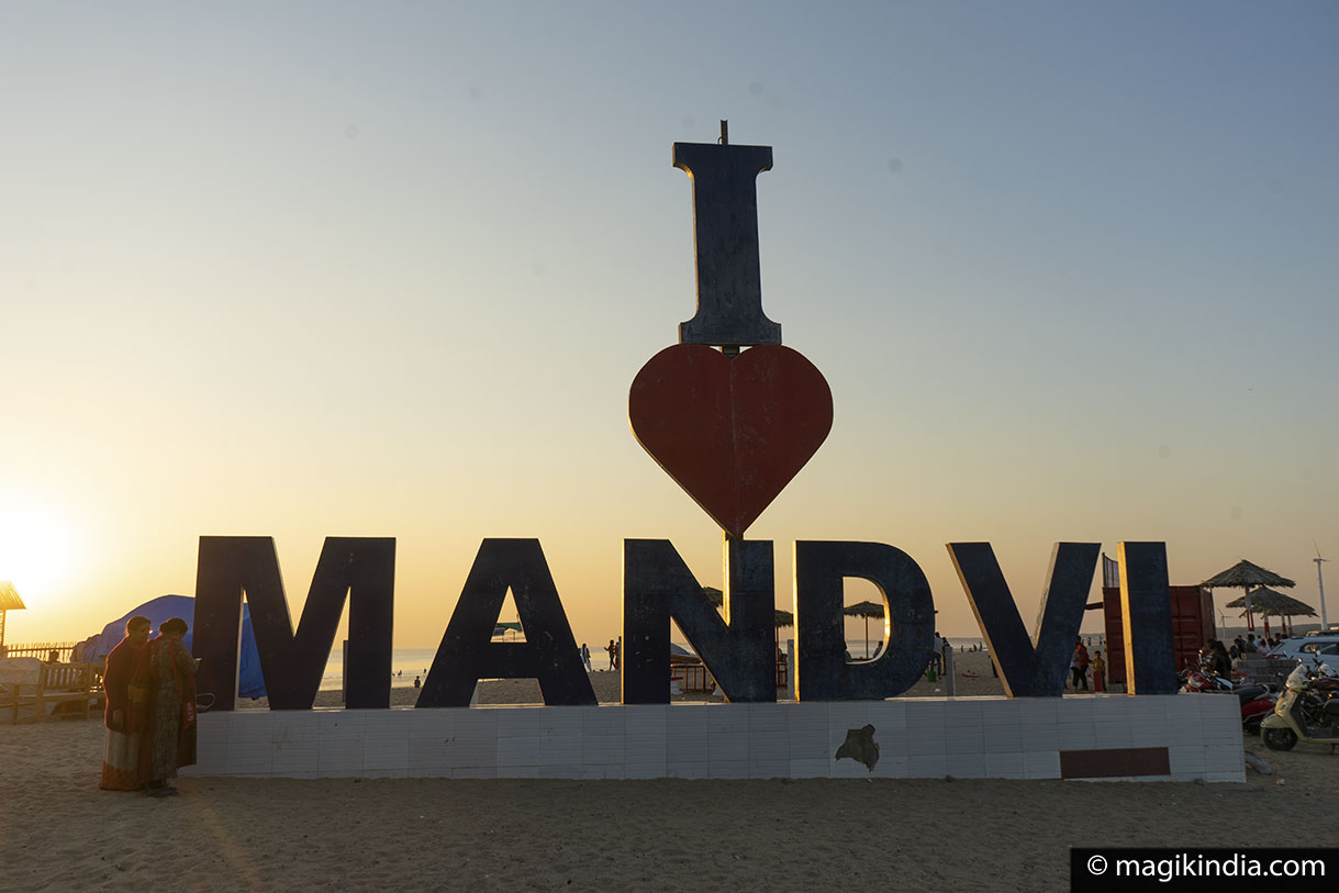 Mandvi, the sea at the end of the Kutch journey - MAGIK INDIA