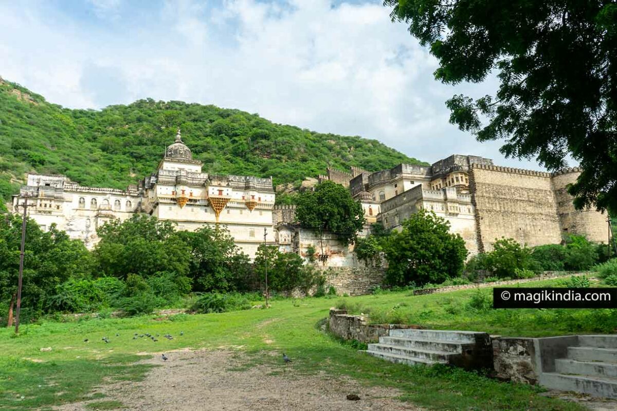 Sarneshwar Mahadev, the temple-fort of Sirohi - MAGIK INDIA
