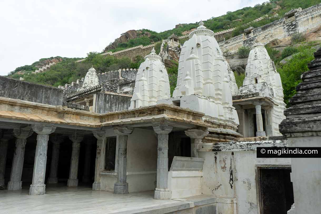 Sarneshwar Mahadev, the temple-fort of Sirohi - MAGIK INDIA