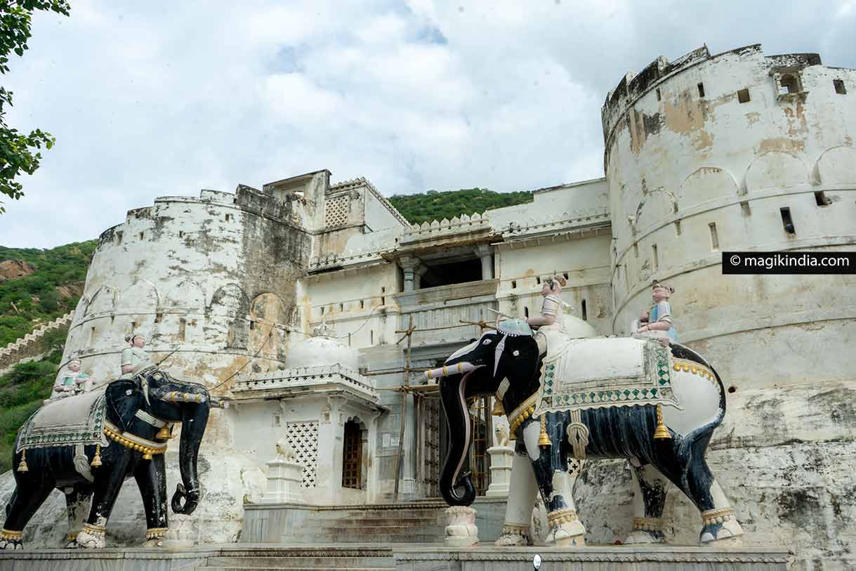 Sarneshwar Mahadev, the temple-fort of Sirohi - MAGIK INDIA