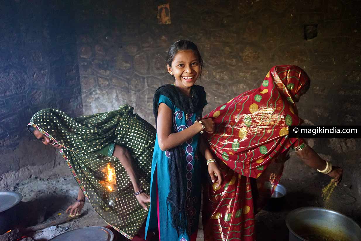 A day at Pingleshwar Mahadev temple - MAGIK INDIA
