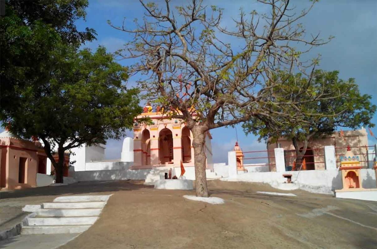 Than Jagir, the monastery of Kanphata yogis - MAGIK INDIA