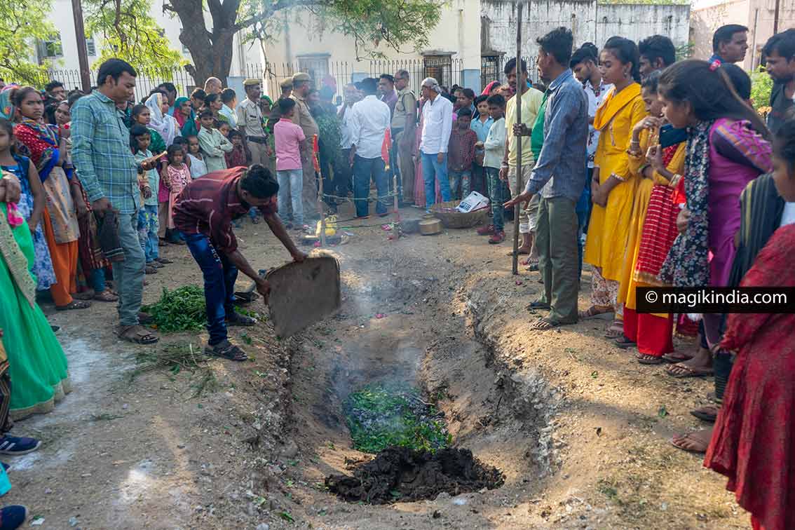 Holi in Rathwa Land - MAGIK INDIA