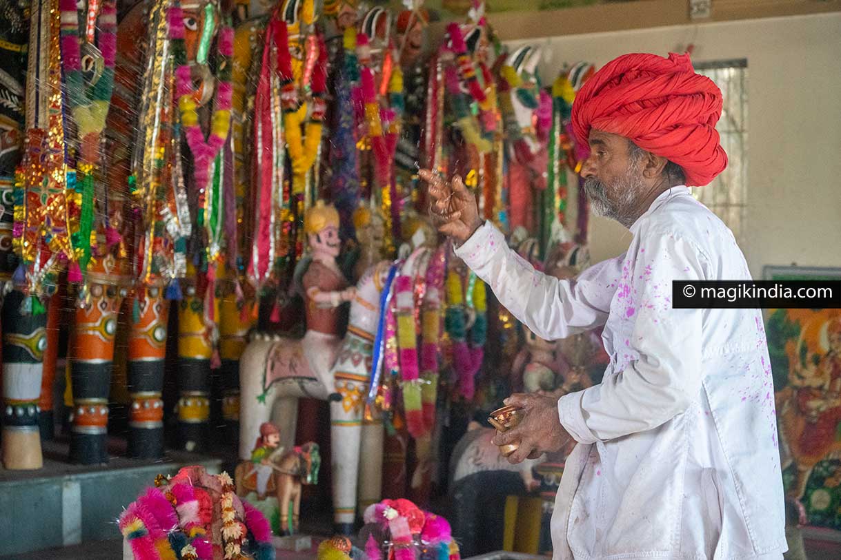 Momaji, the temples of the Rabari Raikas - MAGIK INDIA