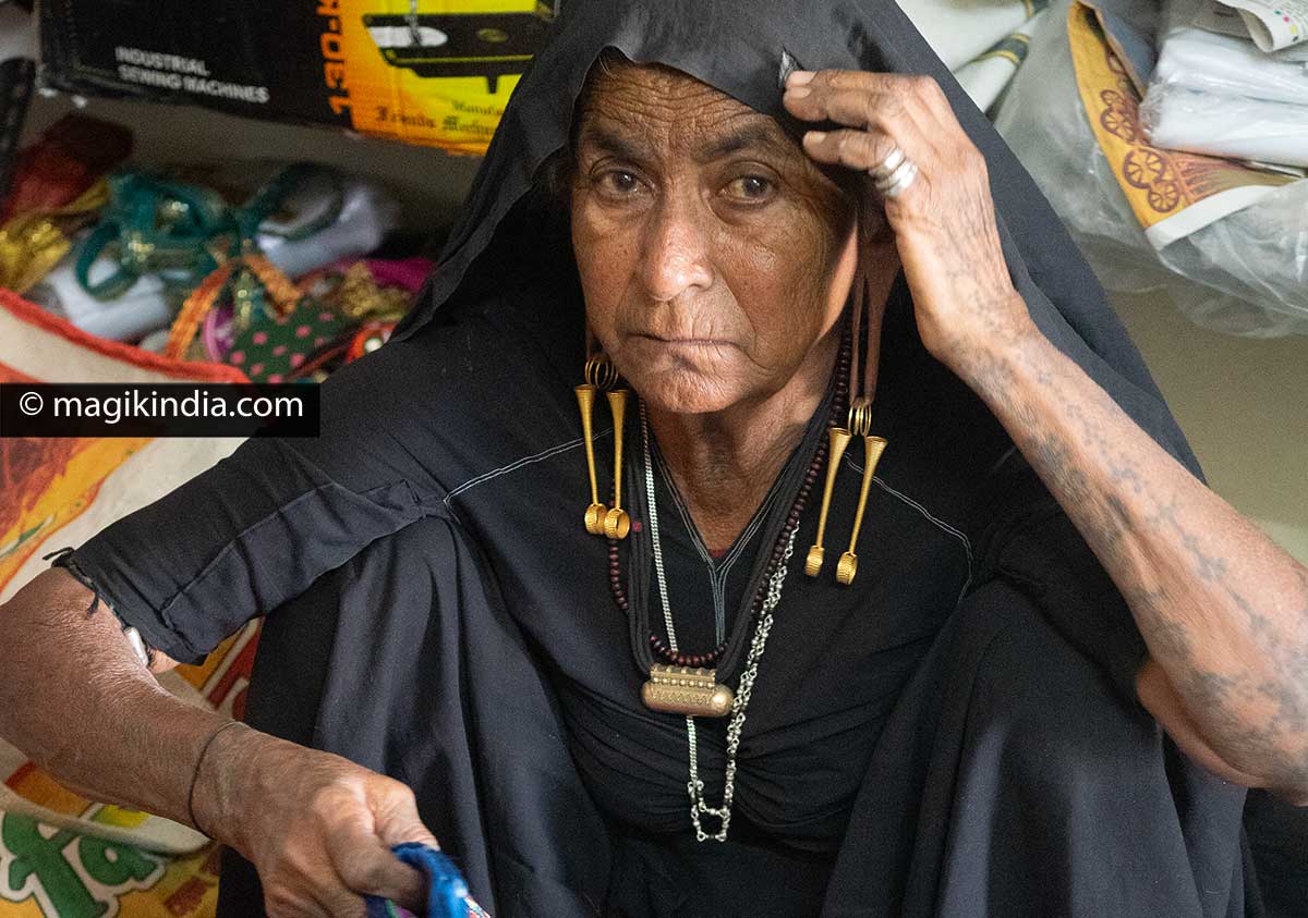 Jakh Botera, the 72 white knights of Kutch - MAGIK INDIA